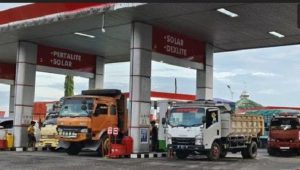 BBM Jenis Solar Langka, Antrean Panjang Terjadi di Setiap SPBU – KPonline