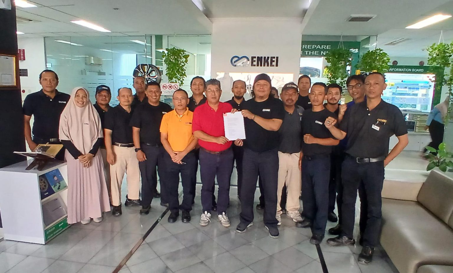 Manajemen dan PUK SPAMK FSPMI PT. Enkei Indonesia Sepakati PKB Tanpa ...