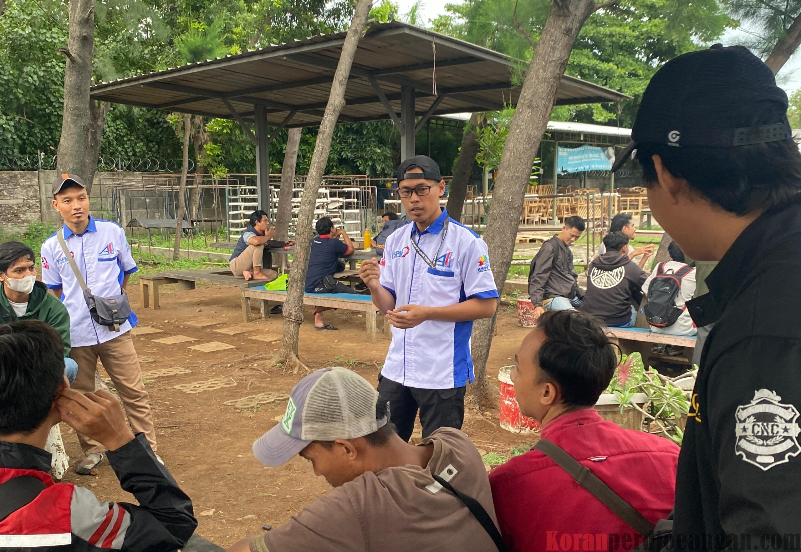 PUK SPAI FSPMI PT SAS KREASINDO UTAMA Gelar Konsolidasi Sepulang Kerja - KPonline